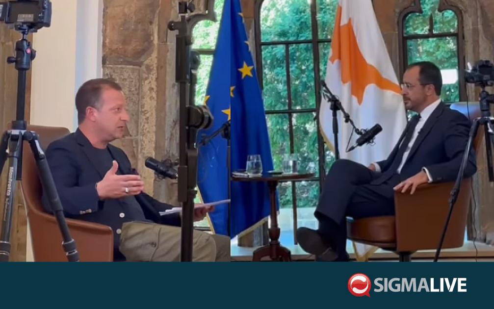 Πρεμιέρα Uncensored: Ο Χρύσανθος Τσουρούλλης υποδέχεται τον Νίκο Χριστοδουλίδη - Sigmalive