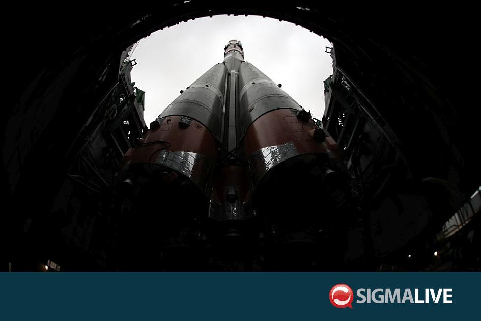 Το διαστημόπλοιο Soyuz μετέφερε πίσω στη Γη από τον ISS τριμελές ...
