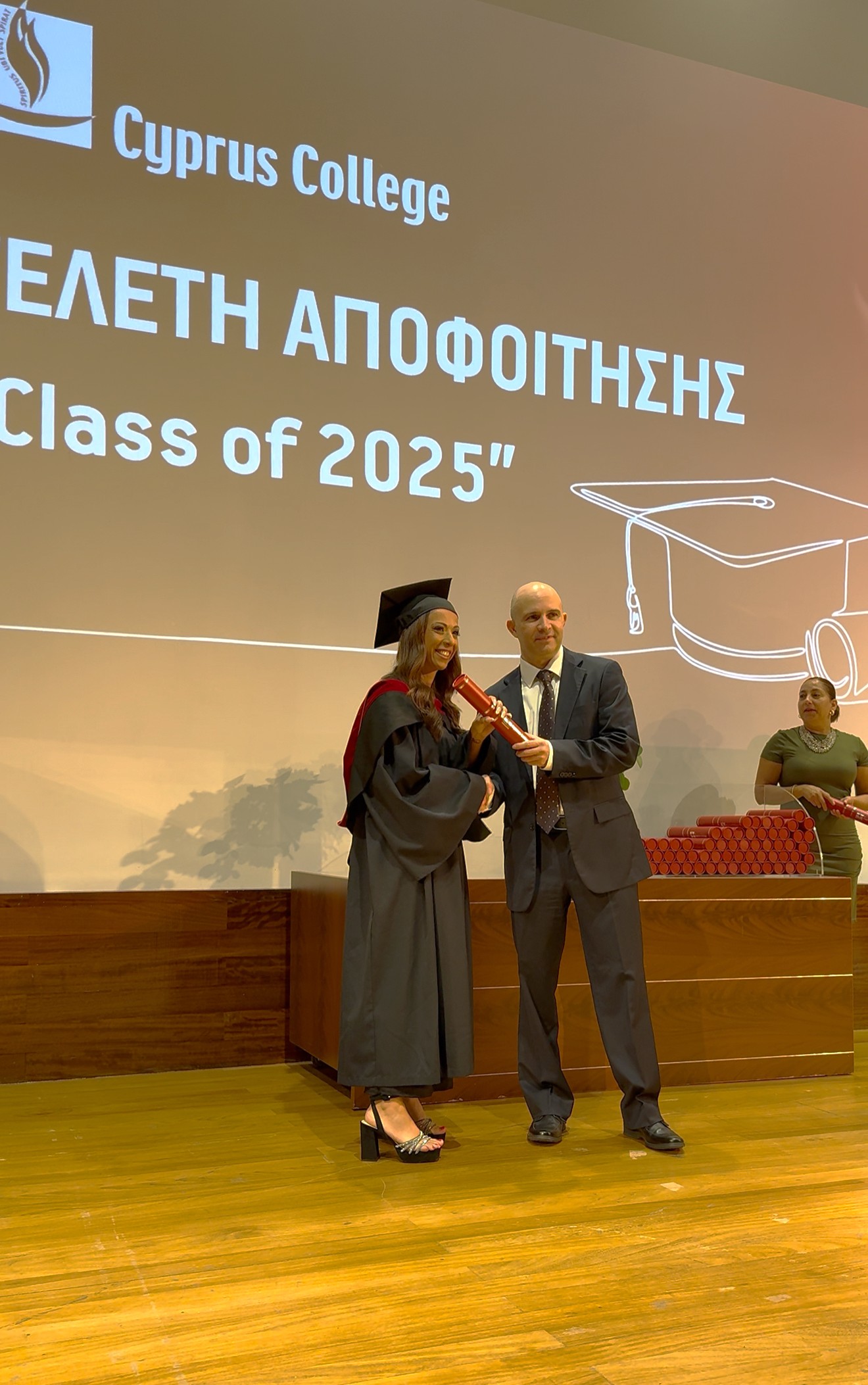 Τελετή Αποφοίτησης του Cyprus College στη Λευκωσία - Sigmalive