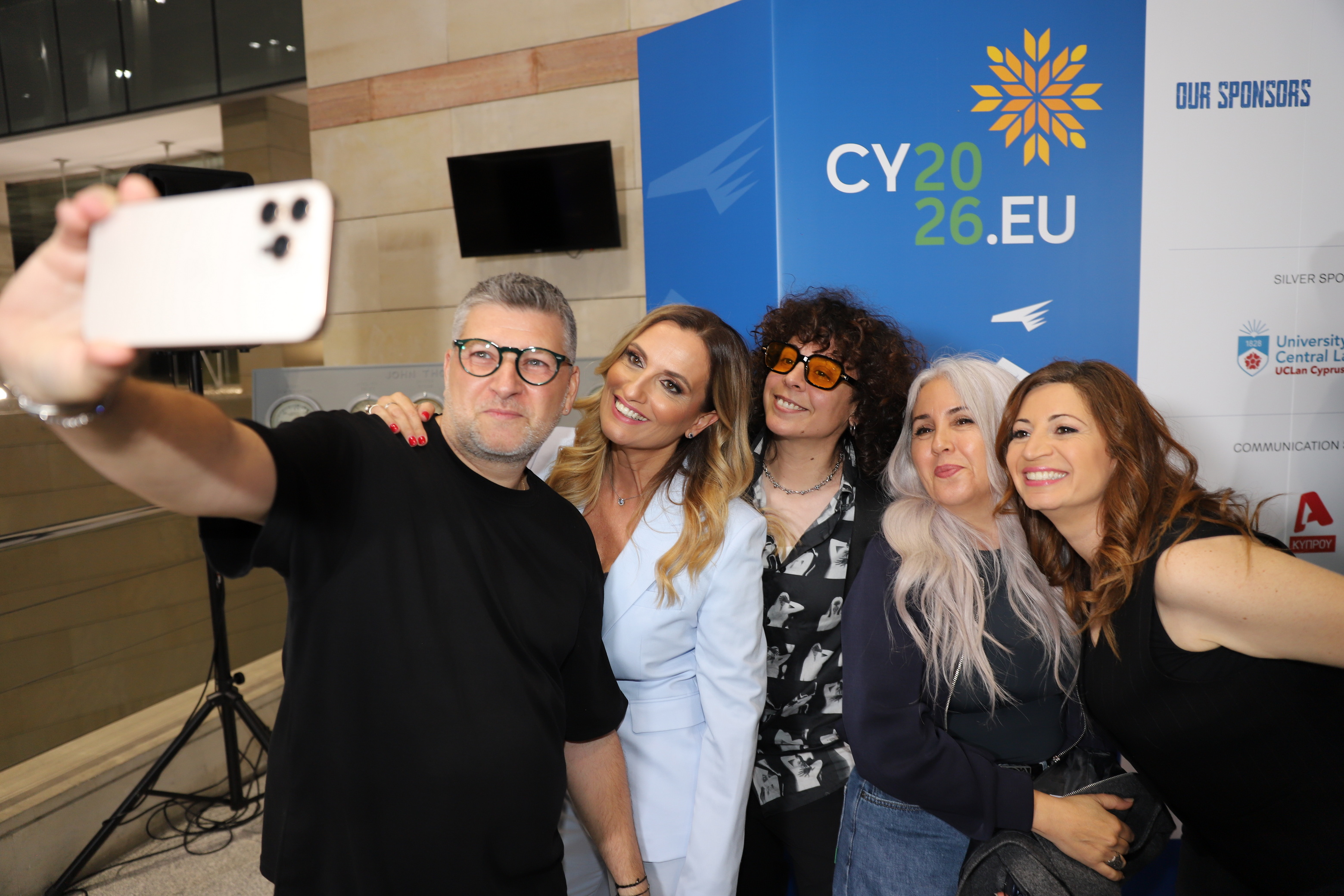 Fashion Fighting Stigma - Sigmalive